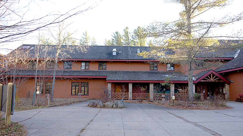 Visitor Interpretive Center (VIC) - Paul Smith's College